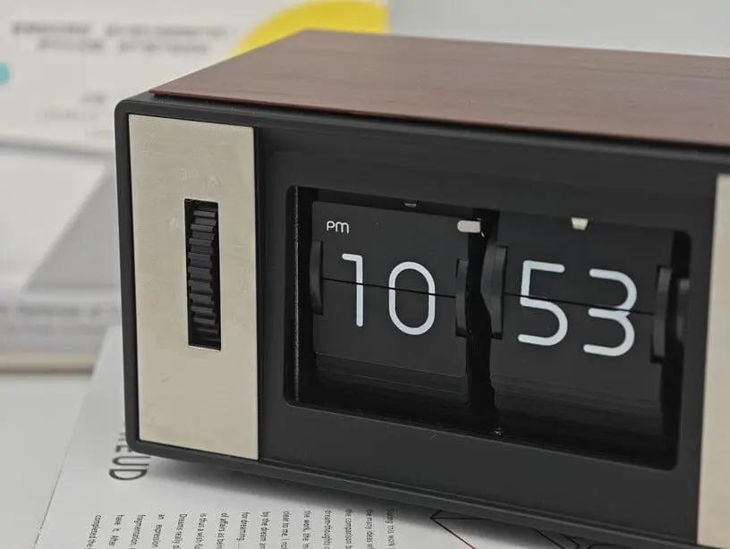 MIDCLOCK Radio-Style Rectangular Flip Clock with Light Button – Time ...